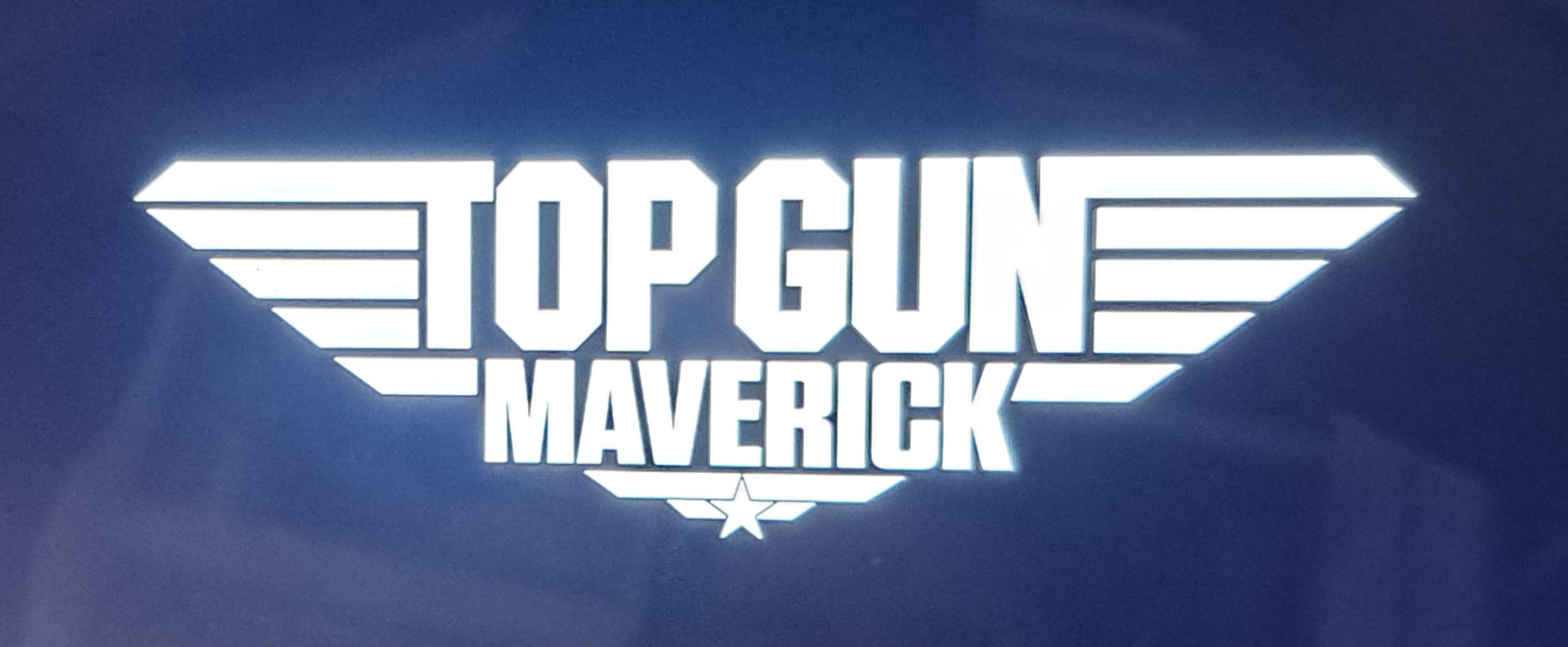 CULTURE. MOVIE WORLD…Classic Movie TOP GUN 1986 and New 2022 PREMIERE ...