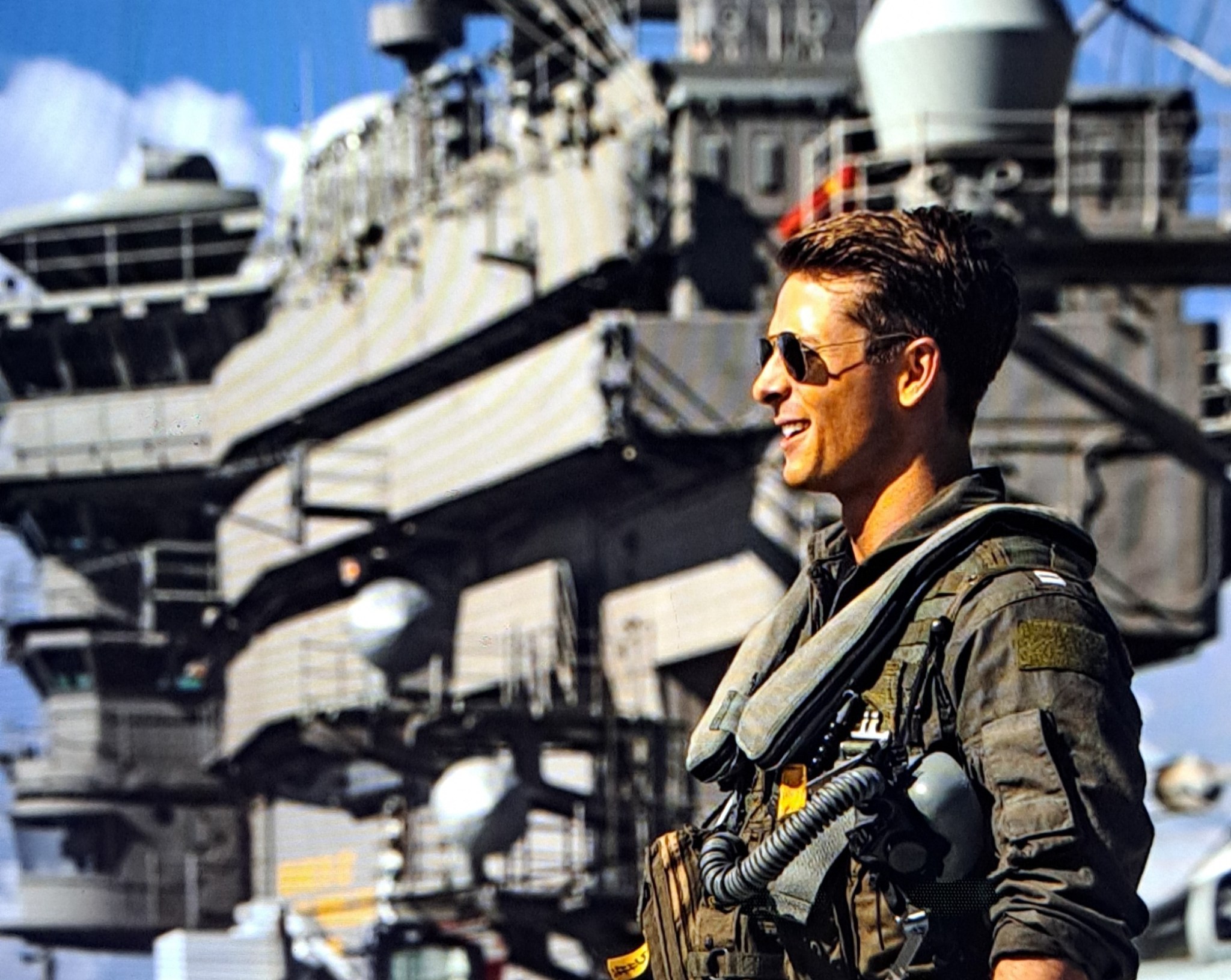 CULTURE. MOVIE WORLD…Classic Movie TOP GUN 1986 and New 2022 PREMIERE ...