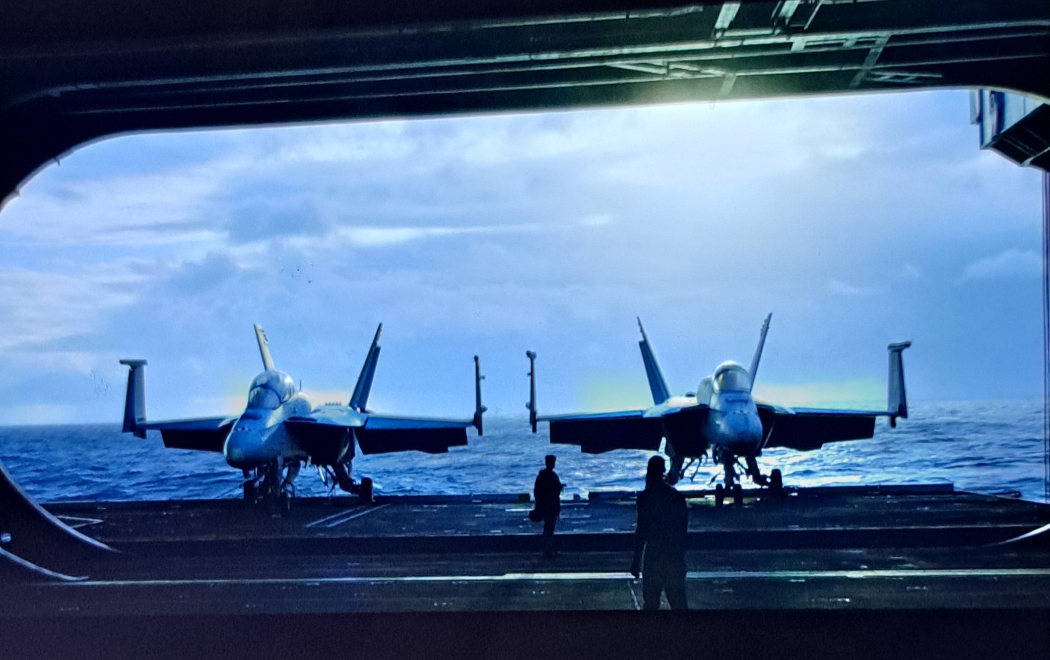 CULTURE. MOVIE WORLD…Classic Movie TOP GUN 1986 and New 2022 PREMIERE ...